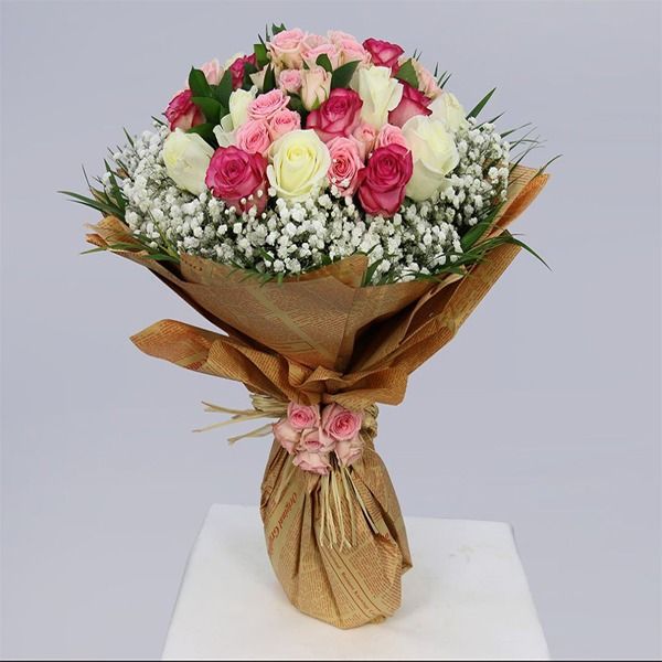 Lovely love | Online Bouquet of Mixed roses Delivery in Bangalore ...